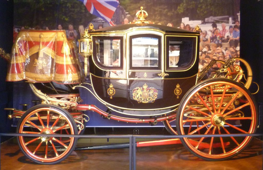 The Royal Mews: Coaches and Landaus – Elizabeth Hawksley