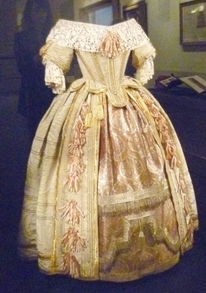 Queen Victoria and Pepper’s Ghost – Elizabeth Hawksley